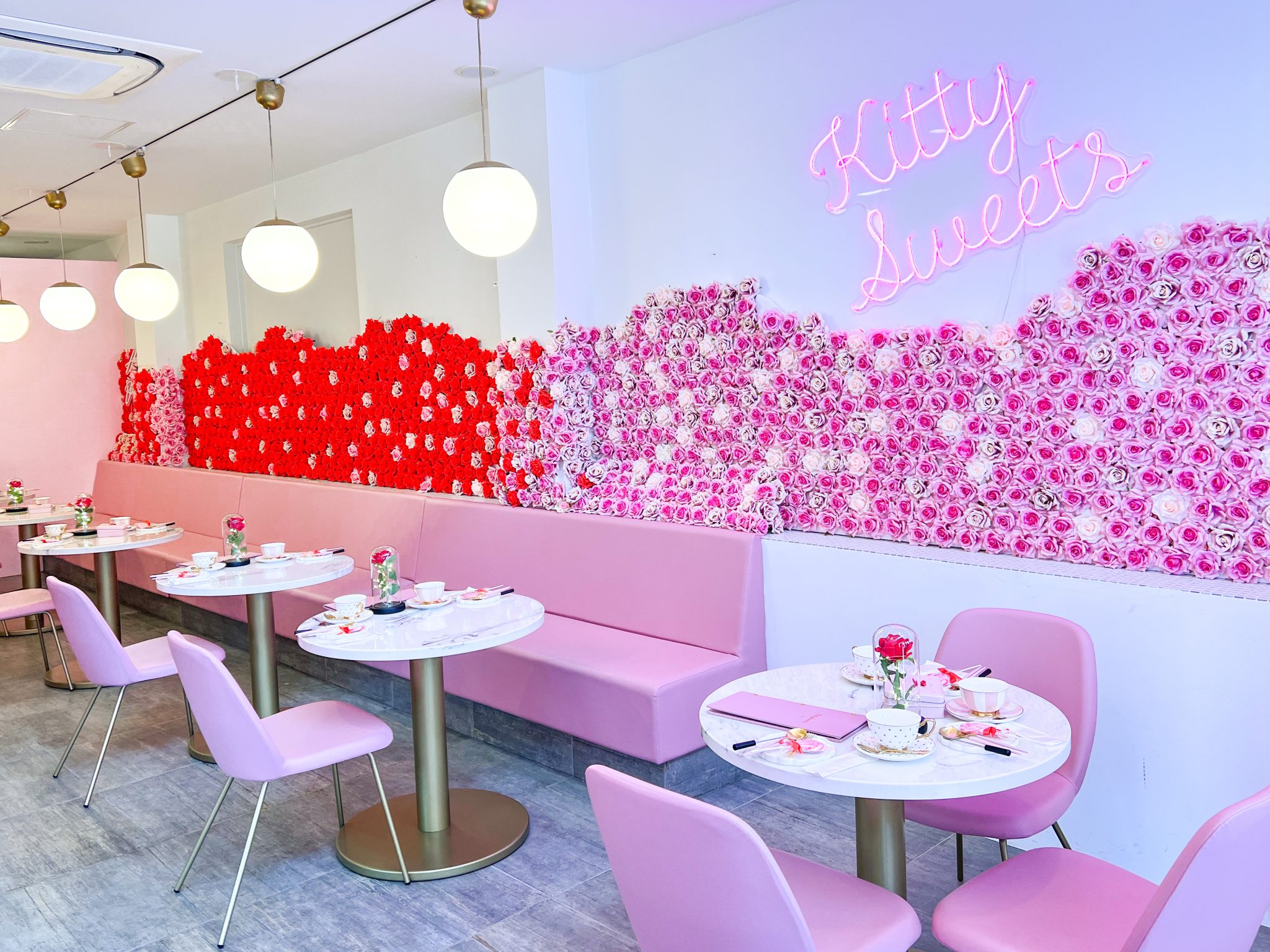 【Kitty Sweets（キティスイーツ)】バラに囲まれたピンクのカフェでアフタヌーンティーを♡【大阪 玉造】